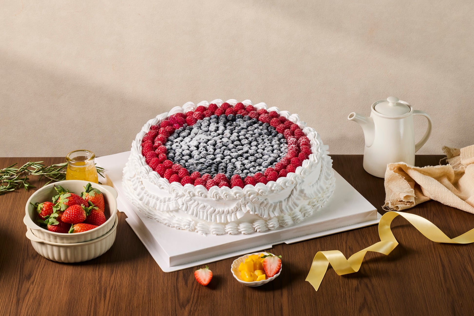 Italian Wedding Cake 12"/ 14"/ 16"/ 18" (Halal in Singapore) | Two Bake ...